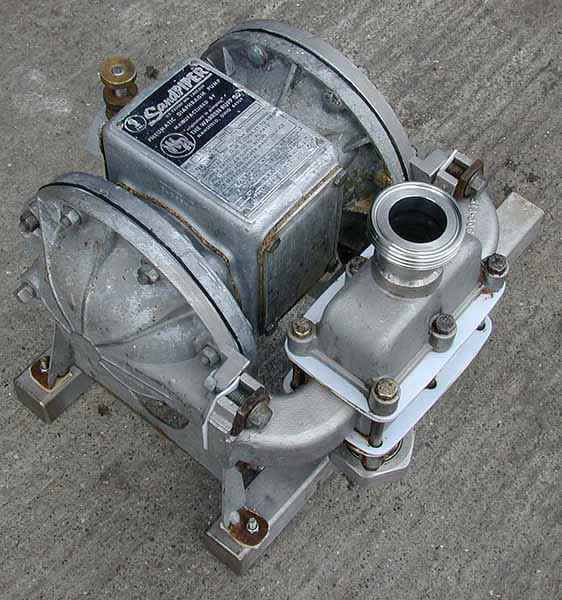Novatech :: Sandpiper double diaphragm pump - Stock Ref 2022