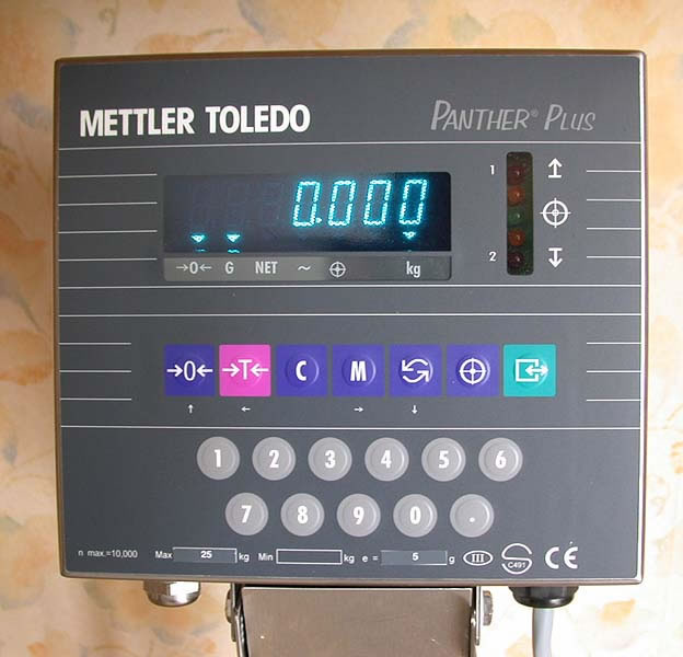 Novatech :: Mettler Toledo platform scale - Stock Ref 2392 | Weighing